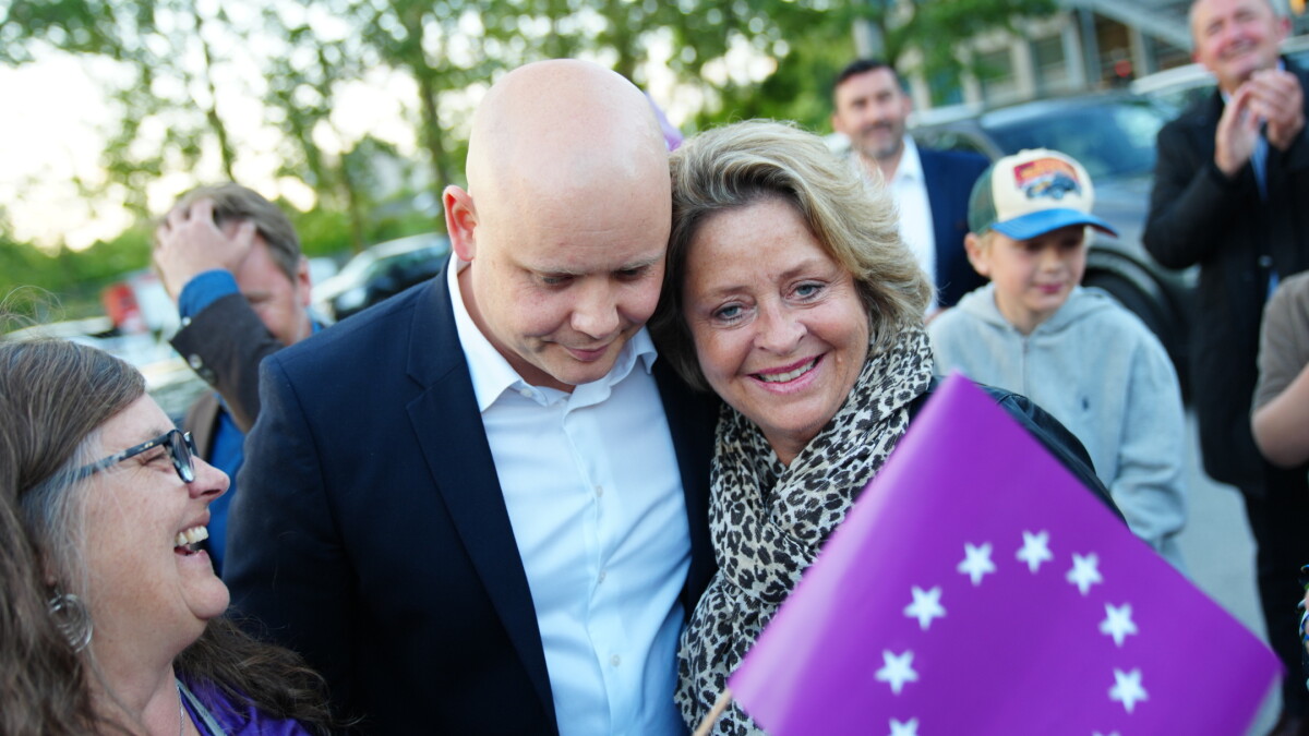 Forskel i DR og TV 2's exitpoll: 'Vi står lidt usikkert på den ene kanal og supersikkert på den ...