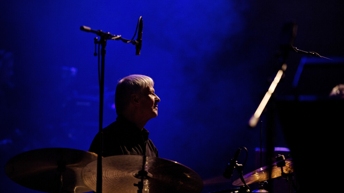 Ugens DR: P8 mindes Alex Riel - en af Danmarks store trommeslagere ...